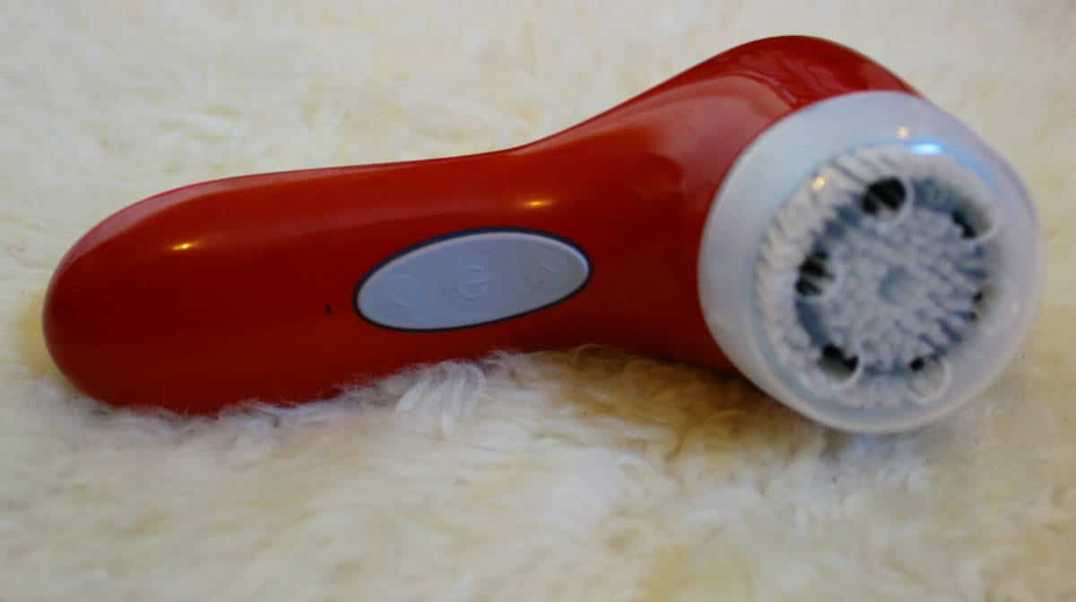 Clarisonic Aria Sonic Face Brush Review - Pros and Cons - All Things 7